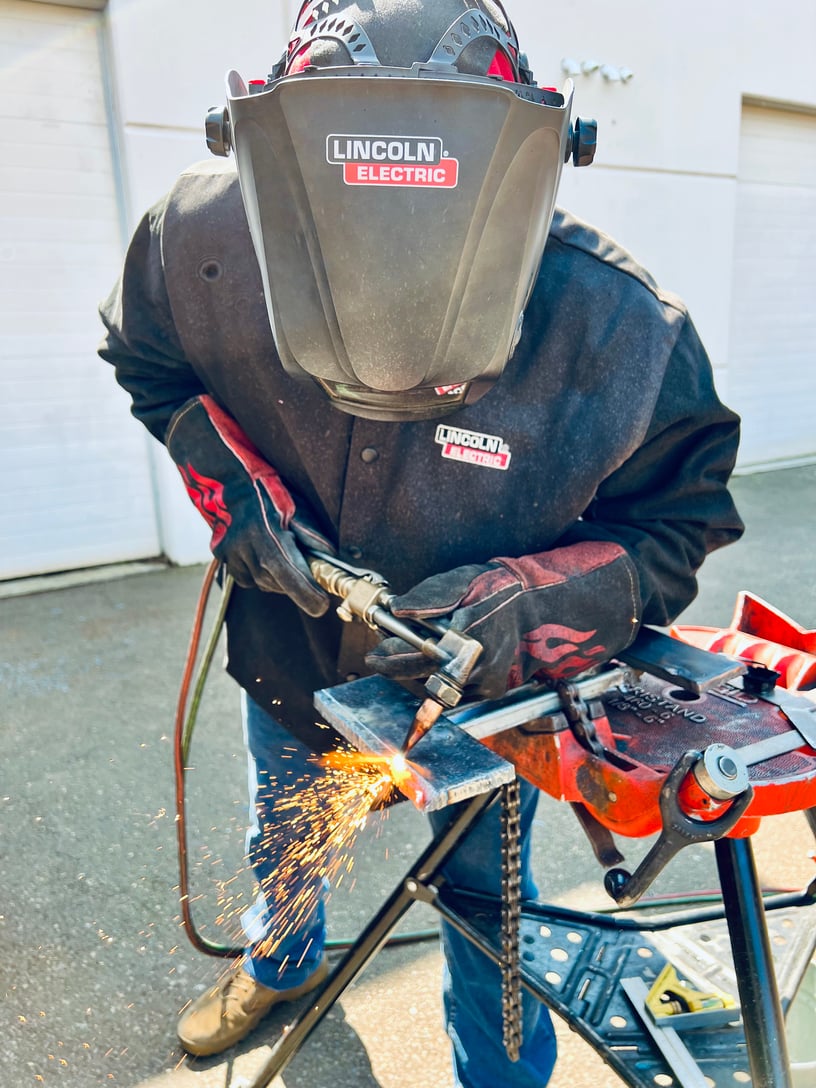 Joint Base Lewis-McChord Welding Class 33 hits halfway mark in UA VIP ...